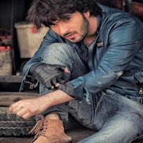 Do Raha Hindi theatre-plays Play in Mumbai Tickets - BookMyShow